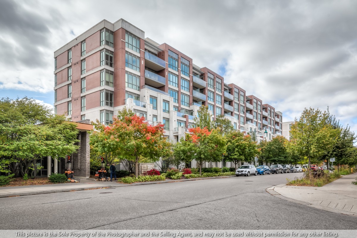 the slideshow is loading please wait